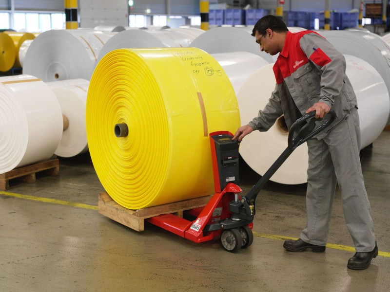 How to Use a Pallet Jack - Tool Jug